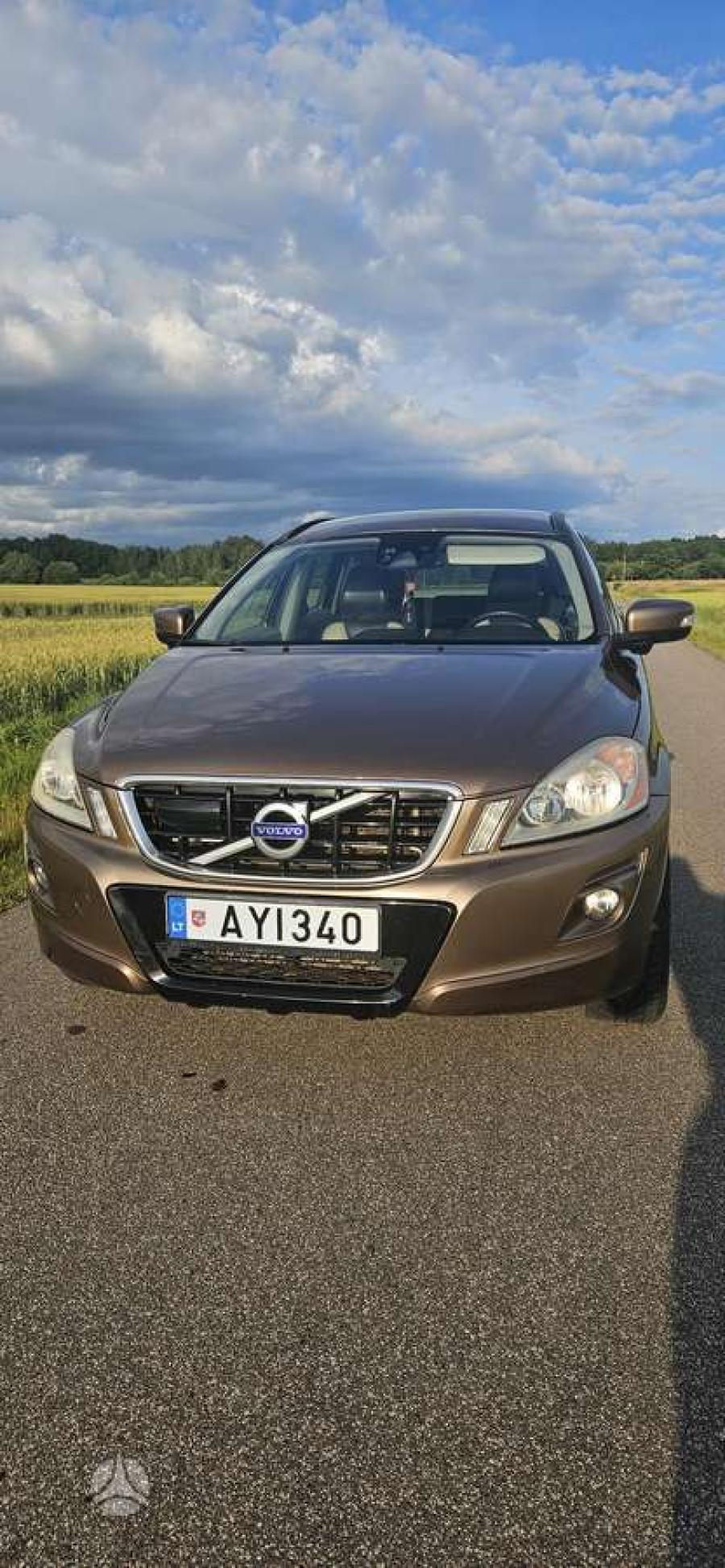 Brown Volvo XC60 2010 in Vievis, with an engine capacity of 2.40 L and mileage of 284 thousand km for 5800 €, photo 1 on AUTOMOTO.COM.LV