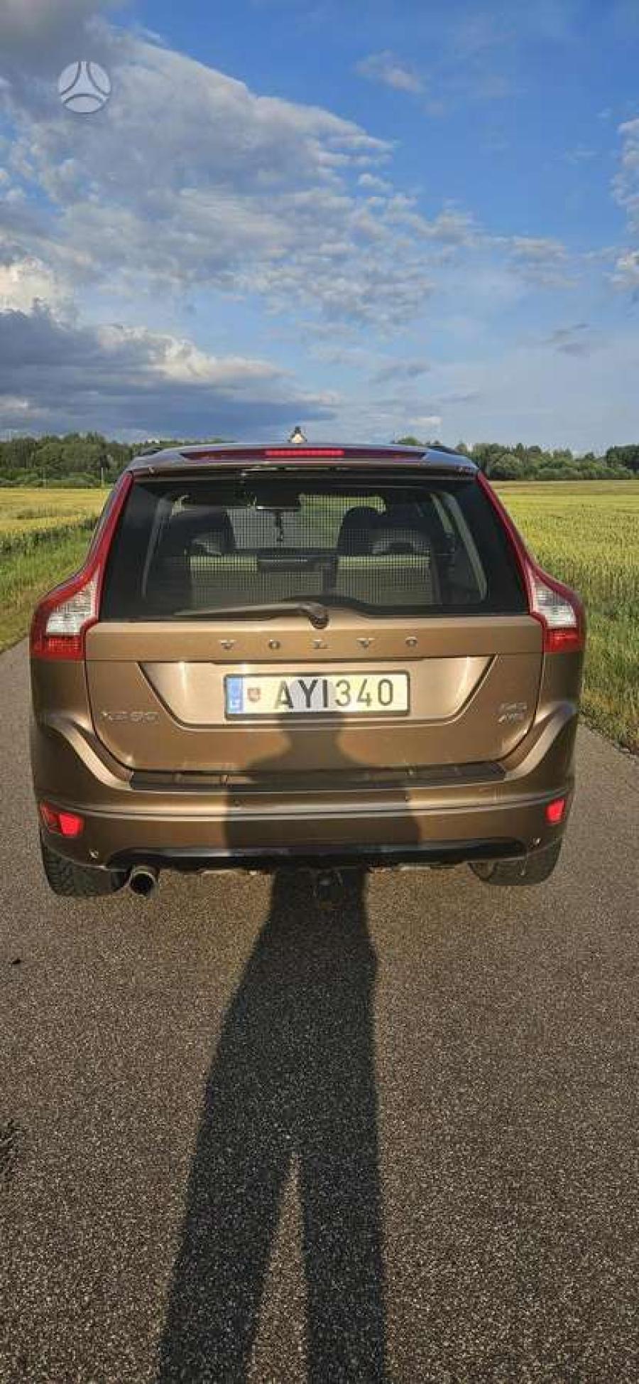 Brown Volvo XC60 2010 in Vievis, with an engine capacity of 2.40 L and mileage of 284 thousand km for 5800 €, photo 7 on AUTOMOTO.COM.LV