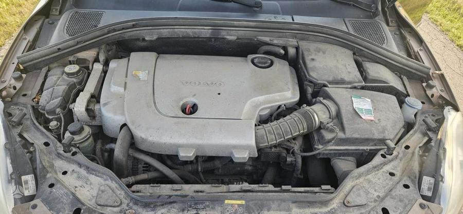 Brown Volvo XC60 2010 in Vievis, with an engine capacity of 2.40 L and mileage of 284 thousand km for 5800 €, photo 23 on AUTOMOTO.COM.LV