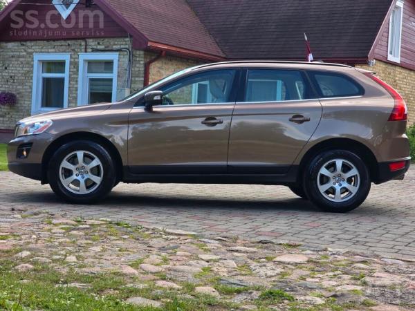 Brown Volvo XC60 2010 in Riga, with an engine capacity of 2.40 L and mileage of 306 thousand km for 7950 €, photo 2 on AUTOMOTO.COM.LV