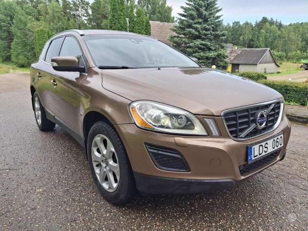 Brūns Volvo XC60 2010 Utena, ar dzinēja tilpumu 2.40 L un nobraukumu 291 tūkst. km par 7200 €, foto 2 vietnē AUTOMOTO.COM.LV