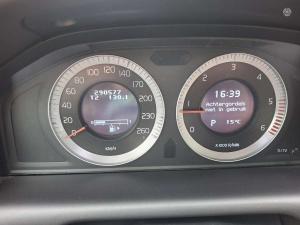 Brūns Volvo XC60 2010 Utena, ar dzinēja tilpumu 2.40 L un nobraukumu 291 tūkst. km par 7200 €, foto 8 vietnē AUTOMOTO.COM.LV