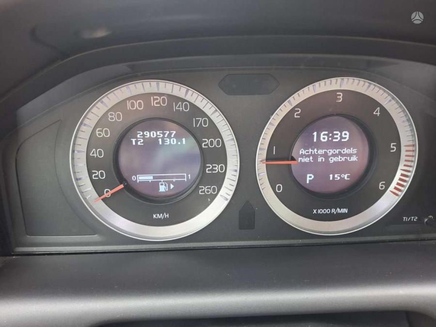 Brūns Volvo XC60 2010 Utena, ar dzinēja tilpumu 2.40 L un nobraukumu 291 tūkst. km par 7200 €, foto 8 vietnē AUTOMOTO.COM.LV