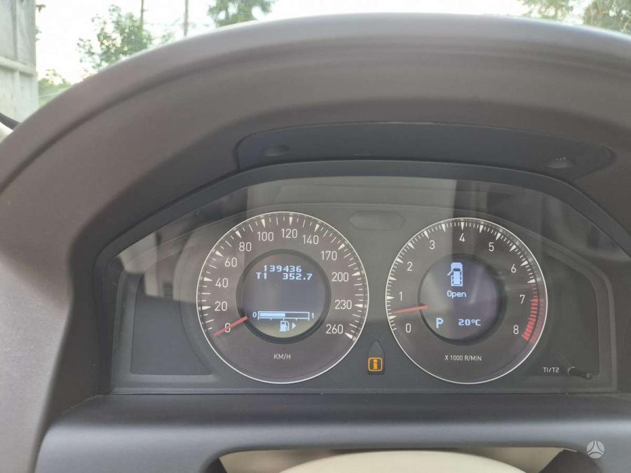 Brūns Volvo XC60 2010 Viļņa, ar dzinēja tilpumu 3.19 L un nobraukumu 139 tūkst. km par 7000 €, foto 9 vietnē AUTOMOTO.COM.LV