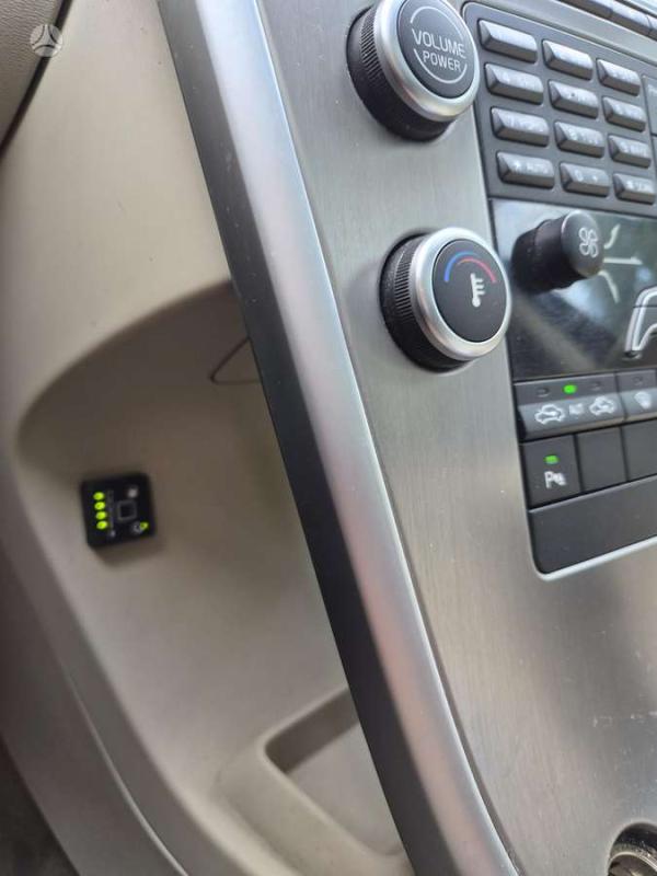 Brūns Volvo XC60 2010 Viļņa, ar dzinēja tilpumu 3.19 L un nobraukumu 139 tūkst. km par 7000 €, foto 10 vietnē AUTOMOTO.COM.LV