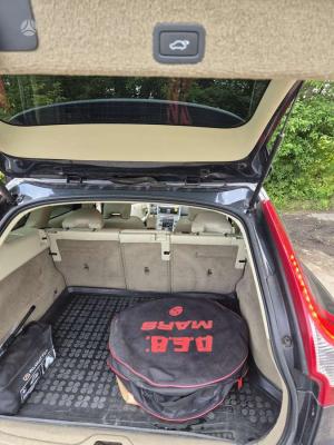 Brūns Volvo XC60 2010 Viļņa, ar dzinēja tilpumu 3.19 L un nobraukumu 139 tūkst. km par 7000 €, foto 15 vietnē AUTOMOTO.COM.LV