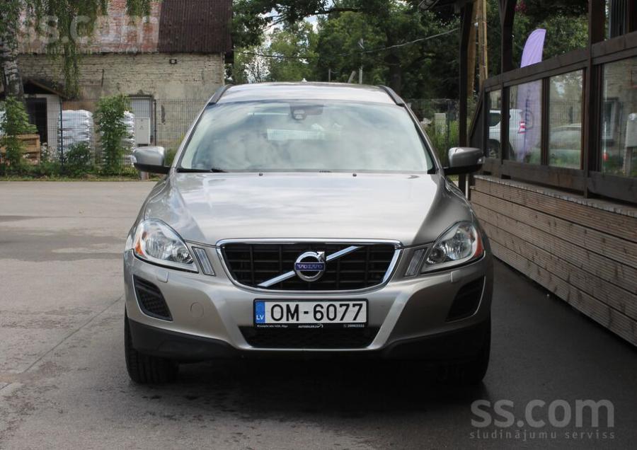 Brown Volvo XC60 2010 in Riga, with an engine capacity of 2.40 L and mileage of 0 thousand km for 7450 €, photo 4 on AUTOMOTO.COM.LV