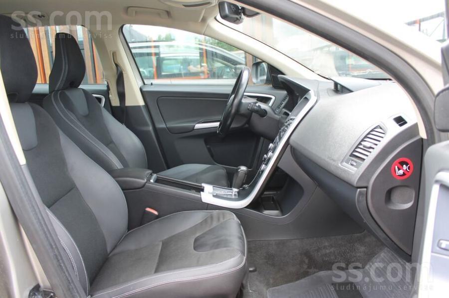 Brown Volvo XC60 2010 in Riga, with an engine capacity of 2.40 L and mileage of 0 thousand km for 7450 €, photo 12 on AUTOMOTO.COM.LV