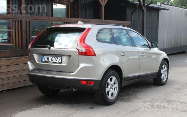 Brown Volvo XC60 2010 in Riga, with an engine capacity of 2.40 L and mileage of 0 thousand km for 7450 €, photo 7 on AUTOMOTO.COM.LV