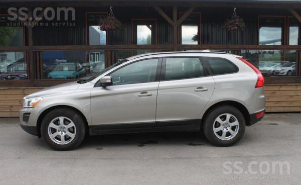 Brown Volvo XC60 2010 in Riga, with an engine capacity of 2.40 L and mileage of 0 thousand km for 7450 €, photo 9 on AUTOMOTO.COM.LV