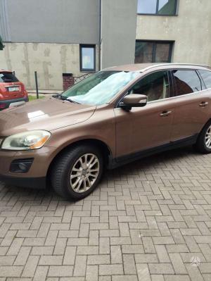 Brown Volvo XC60 2010 in Kaunas, with an engine capacity of 2.40 L and mileage of 420 thousand km for 7200 €, photo 3 on AUTOMOTO.COM.LV
