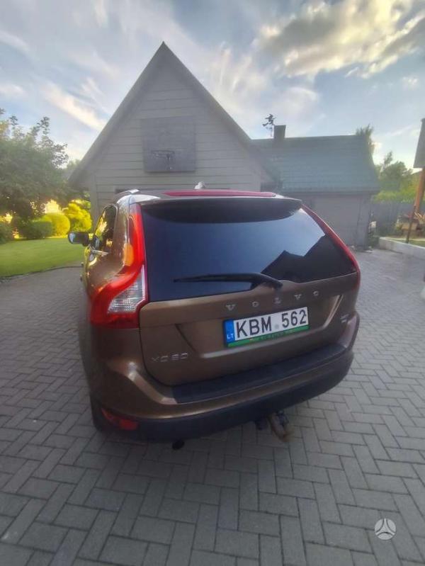 Brūns Volvo XC60 2010 Kauņa, ar dzinēja tilpumu 2.40 L un nobraukumu 420 tūkst. km par 7200 €, foto 5 vietnē AUTOMOTO.COM.LV