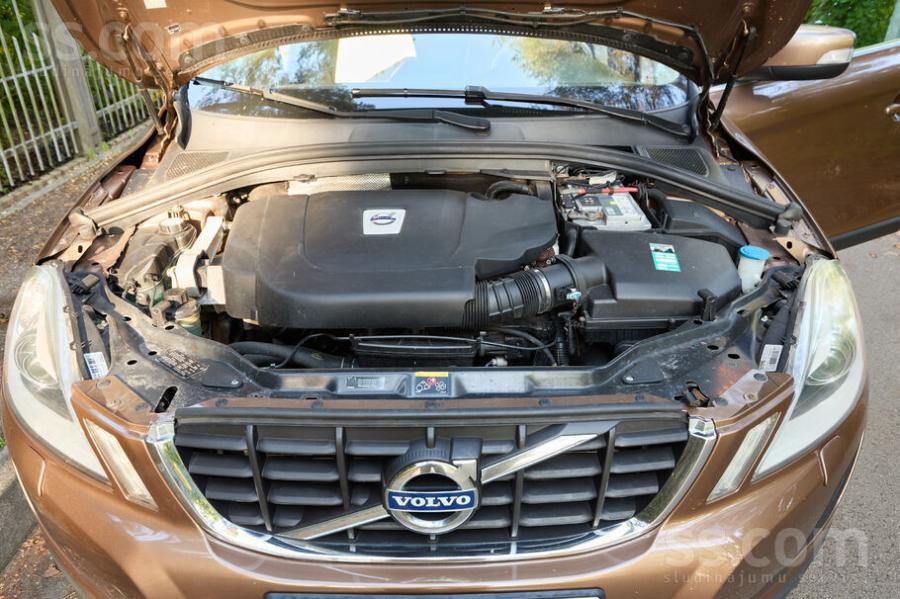 Brown Volvo XC60 2010 in Jurmala, with an engine capacity of 2.40 L and mileage of 258 thousand km for 5800 €, photo 11 on AUTOMOTO.COM.LV