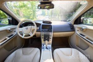 Brown Volvo XC60 2010 in Jurmala, with an engine capacity of 2.40 L and mileage of 258 thousand km for 5800 €, photo 12 on AUTOMOTO.COM.LV