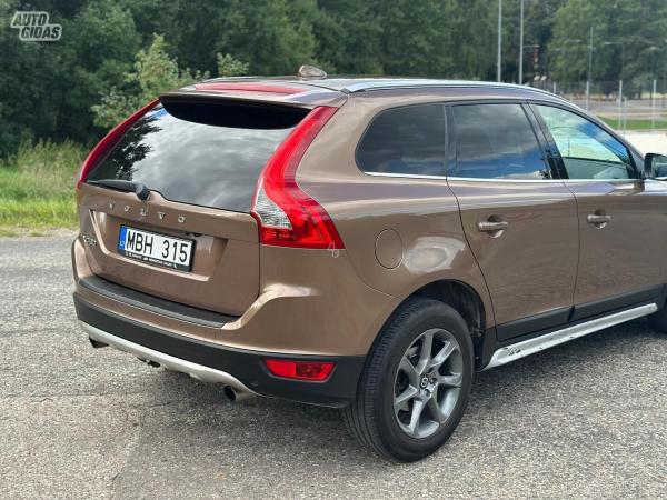 Volvo XC60 2010 in Vilnius on AUTOMOTO.COM.LV Brown Volvo XC60 2010 in Vilnius, with an engine capacity of 2.40 L and mileage of 329 thousand km for 6800 €, photo 9 on AUTOMOTO.COM.LV