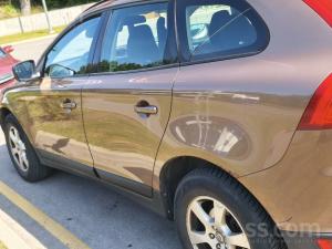 Brūns Volvo XC60 2010 Jūrmala, ar dzinēja tilpumu 2.40 L un nobraukumu 288 tūkst. km par 4800 €, foto 3 vietnē AUTOMOTO.COM.LV