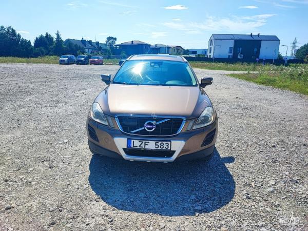 Brūns Volvo XC60 2010 Viļņa, ar dzinēja tilpumu 2.40 L un nobraukumu 311 tūkst. km par 6700 €, foto 1 vietnē AUTOMOTO.COM.LV