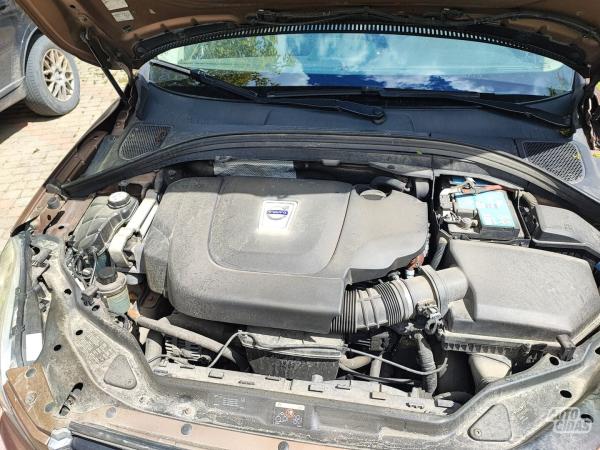 Brūns Volvo XC60 2010 Viļņa, ar dzinēja tilpumu 2.40 L un nobraukumu 311 tūkst. km par 6700 €, foto 6 vietnē AUTOMOTO.COM.LV