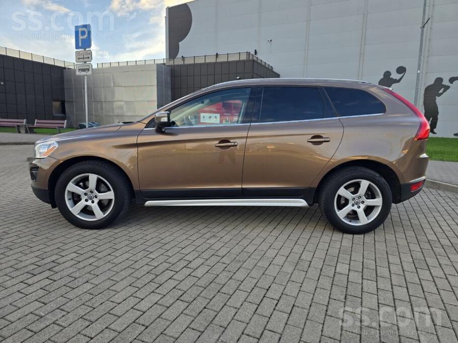 Brūns Volvo XC60 2010 Rīga, ar dzinēja tilpumu 2.40 L un nobraukumu 275 tūkst. km par 9900 €, foto 4 vietnē AUTOMOTO.COM.LV