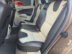 Brūns Volvo XC60 2010 Rīga, ar dzinēja tilpumu 2.40 L un nobraukumu 275 tūkst. km par 9900 €, foto 17 vietnē AUTOMOTO.COM.LV