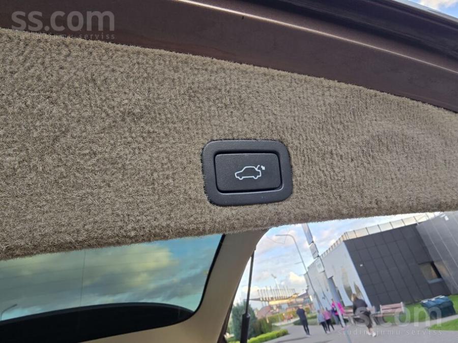 Brūns Volvo XC60 2010 Rīga, ar dzinēja tilpumu 2.40 L un nobraukumu 275 tūkst. km par 9900 €, foto 19 vietnē AUTOMOTO.COM.LV