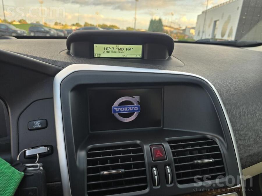 Brūns Volvo XC60 2010 Rīga, ar dzinēja tilpumu 2.40 L un nobraukumu 275 tūkst. km par 9900 €, foto 22 vietnē AUTOMOTO.COM.LV