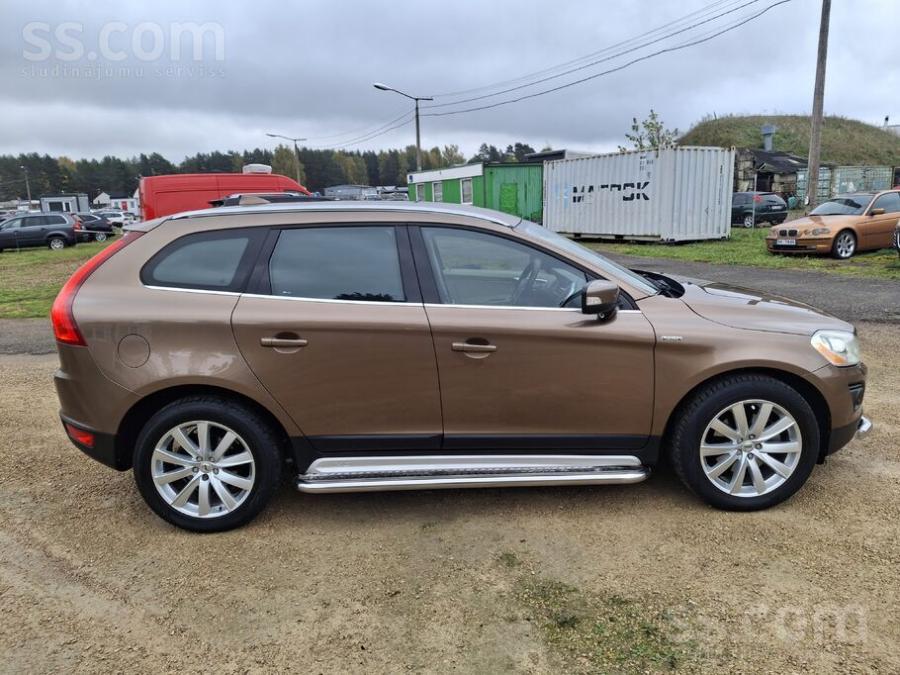 Brūns Volvo XC60 2010 Rīga, ar dzinēja tilpumu 2.40 L un nobraukumu 319 tūkst. km par 8495 €, foto 8 vietnē AUTOMOTO.COM.LV