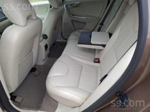 Brūns Volvo XC60 2010 Rīga, ar dzinēja tilpumu 2.40 L un nobraukumu 319 tūkst. km par 8495 €, foto 14 vietnē AUTOMOTO.COM.LV