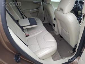 Brūns Volvo XC60 2010 Rīga, ar dzinēja tilpumu 2.40 L un nobraukumu 319 tūkst. km par 8495 €, foto 17 vietnē AUTOMOTO.COM.LV