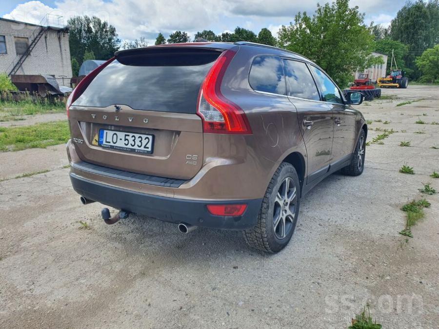 Brūns Volvo XC60 2011 Rēzekne, ar dzinēja tilpumu 2.40 L un nobraukumu 540 tūkst. km par 7850 €, foto 3 vietnē AUTOMOTO.COM.LV