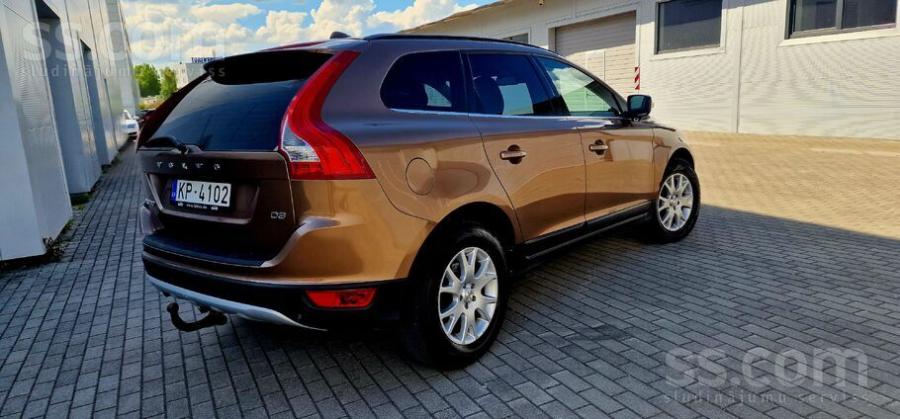 Brown Volvo XC60 2011 in Riga, with an engine capacity of 2.00 L and mileage of 221 thousand km for 10200 €, photo 4 on AUTOMOTO.COM.LV