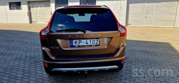 Brūns Volvo XC60 2011 Rīga, ar dzinēja tilpumu 2.00 L un nobraukumu 221 tūkst. km par 10300 €, foto 5 vietnē AUTOMOTO.COM.LV
