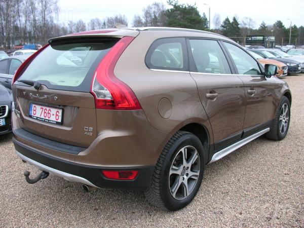 Brūns Volvo XC60 2011 Rīga, ar dzinēja tilpumu 2.40 L un nobraukumu 0 tūkst. km par 8350 €, foto 3 vietnē AUTOMOTO.COM.LV