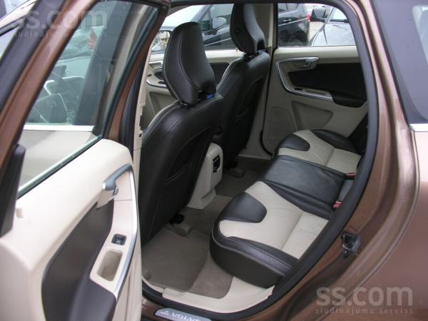 Brūns Volvo XC60 2011 Rīga, ar dzinēja tilpumu 2.40 L un nobraukumu 0 tūkst. km par 8350 €, foto 10 vietnē AUTOMOTO.COM.LV