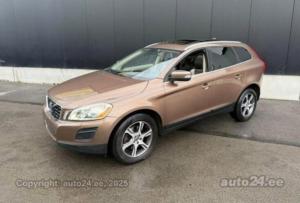 Brūns Volvo XC60 2011 Tallina, ar dzinēja tilpumu 2.40 L un nobraukumu 240 tūkst. km par 10990 €, foto  vietnē AUTOMOTO.COM.LV