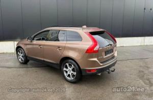 Brūns Volvo XC60 2011 Tallina, ar dzinēja tilpumu 2.40 L un nobraukumu 240 tūkst. km par 10990 €, foto 3 vietnē AUTOMOTO.COM.LV
