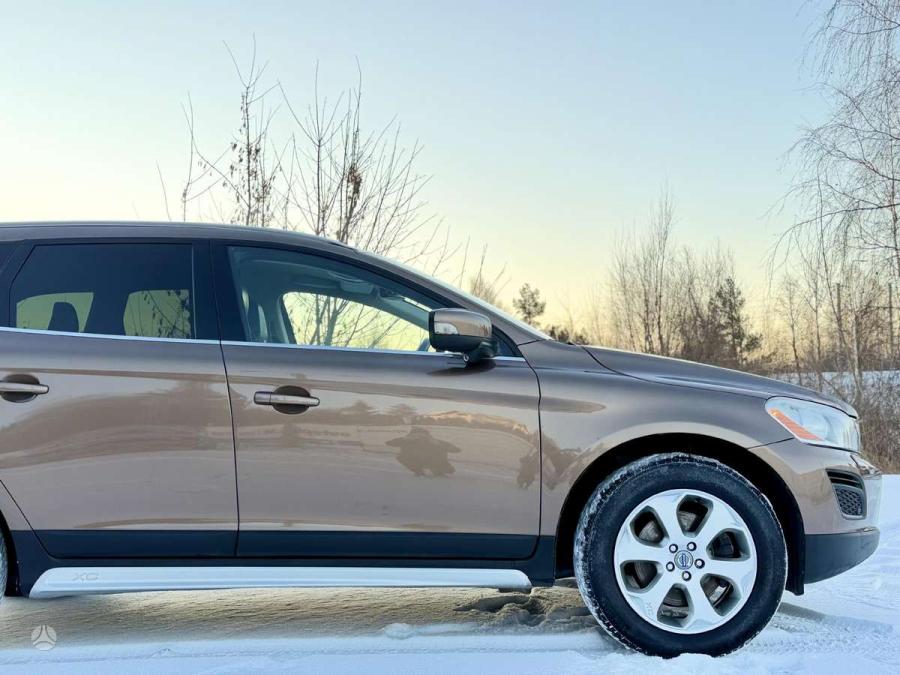 Brūns Volvo XC60 2011 Šauļi, ar dzinēja tilpumu 2.40 L un nobraukumu 262 tūkst. km par 10999 €, foto 10 vietnē AUTOMOTO.COM.LV