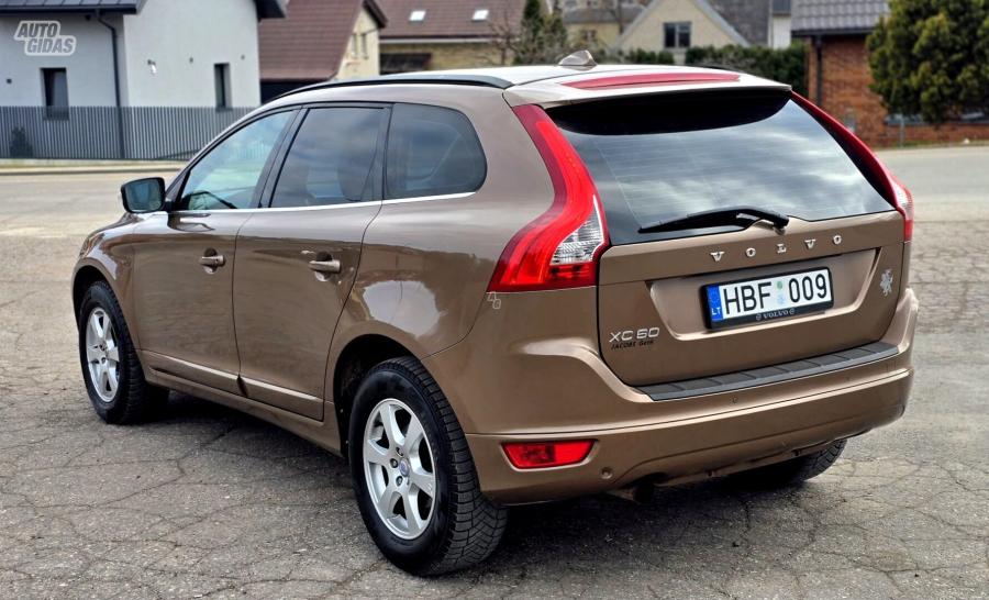 Brūns Volvo XC60 2011 Šauļi, ar dzinēja tilpumu 2.00 L un nobraukumu 216 tūkst. km par 6550 €, foto 6 vietnē AUTOMOTO.COM.LV