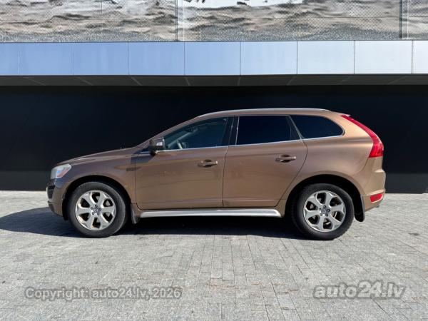 Brūns Volvo XC60 2011 Tallina, ar dzinēja tilpumu 2.40 L un nobraukumu 280 tūkst. km par 9980 €, foto 3 vietnē AUTOMOTO.COM.LV
