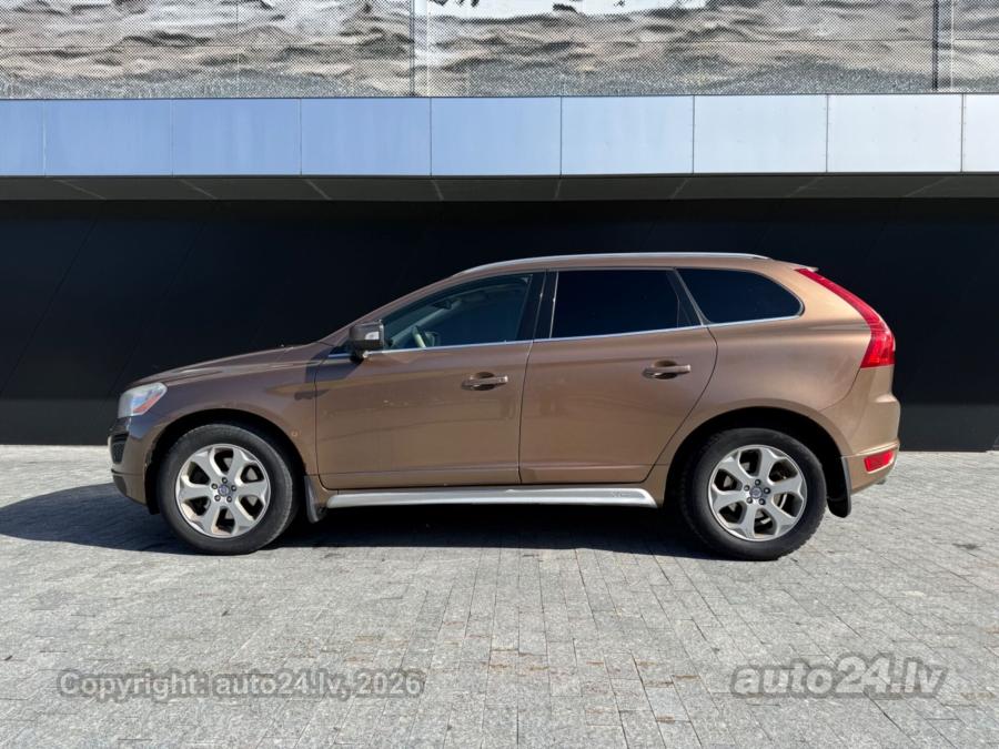 Brown Volvo XC60 2011 in Tallinn, with an engine capacity of 2.40 L and mileage of 280 thousand km for 9980 €, photo 4 on AUTOMOTO.COM.LV