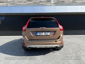 Brown Volvo XC60 2011 in Tallinn, with an engine capacity of 2.40 L and mileage of 280 thousand km for 9980 €, photo 9 on AUTOMOTO.COM.LV