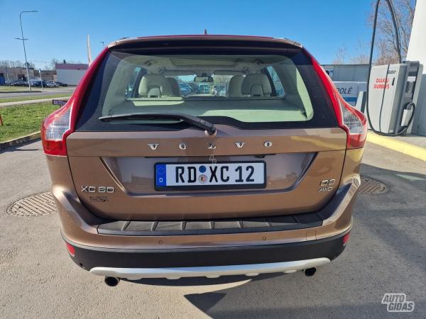 Brūns Volvo XC60 2011 Kretinga, ar dzinēja tilpumu 2.40 L un nobraukumu 324 tūkst. km par 8899 €, foto 6 vietnē AUTOMOTO.COM.LV