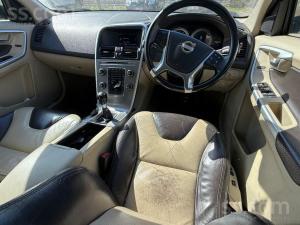 Brown Volvo XC60 2011 in Ogre, with an engine capacity of 2.00 L and mileage of 215 thousand km for 3090 €, photo 7 on AUTOMOTO.COM.LV