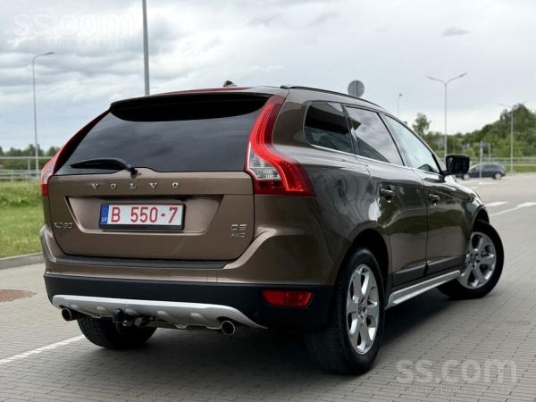 Коричневый Вольво ХС60 2011 в Резекне, объемом двигателя 2.40 л и пробегом 275 тыс. км за 8990 €, фото 5 на AUTOMOTO.COM.LV