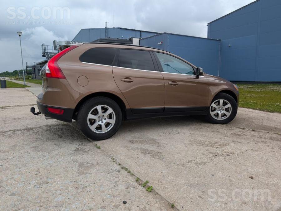 Brūns Volvo XC60 2011 Rīga, ar dzinēja tilpumu 2.40 L un nobraukumu 320 tūkst. km par 7800 €, foto 10 vietnē AUTOMOTO.COM.LV
