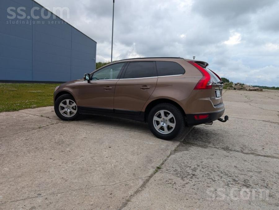 Brūns Volvo XC60 2011 Rīga, ar dzinēja tilpumu 2.40 L un nobraukumu 320 tūkst. km par 7800 €, foto 13 vietnē AUTOMOTO.COM.LV