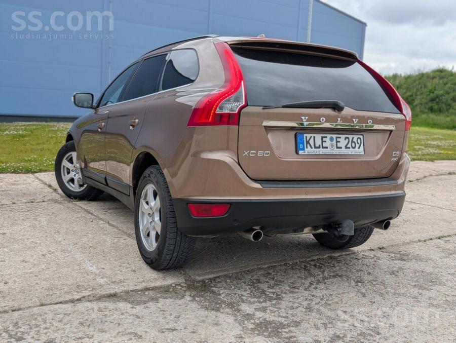 Brūns Volvo XC60 2011 Rīga, ar dzinēja tilpumu 2.40 L un nobraukumu 320 tūkst. km par 7800 €, foto 14 vietnē AUTOMOTO.COM.LV