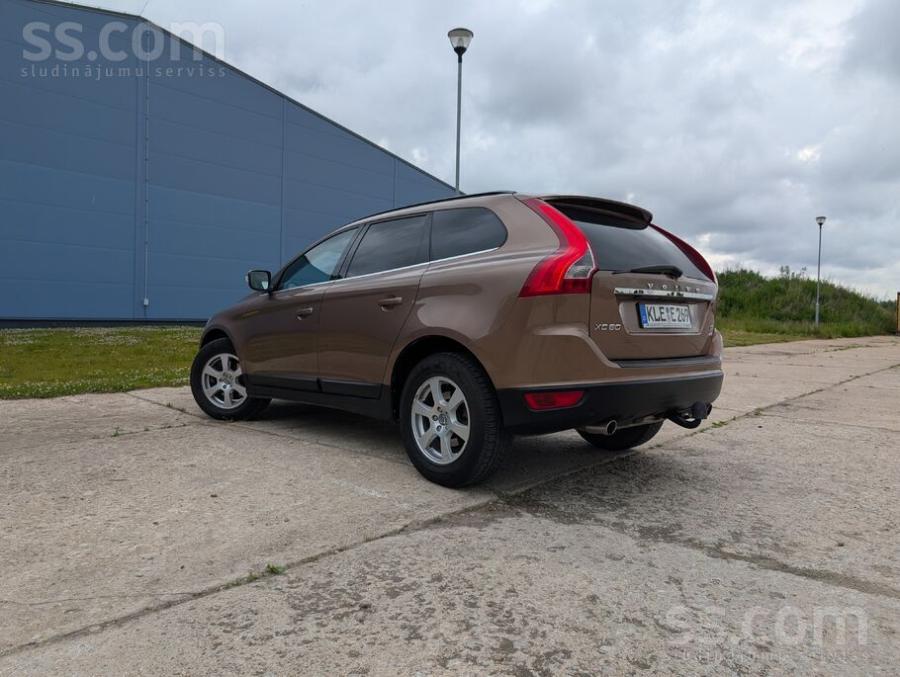 Brūns Volvo XC60 2011 Rīga, ar dzinēja tilpumu 2.40 L un nobraukumu 320 tūkst. km par 7800 €, foto 15 vietnē AUTOMOTO.COM.LV