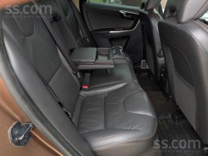 Brūns Volvo XC60 2011 Rīga, ar dzinēja tilpumu 2.40 L un nobraukumu 320 tūkst. km par 7800 €, foto 20 vietnē AUTOMOTO.COM.LV