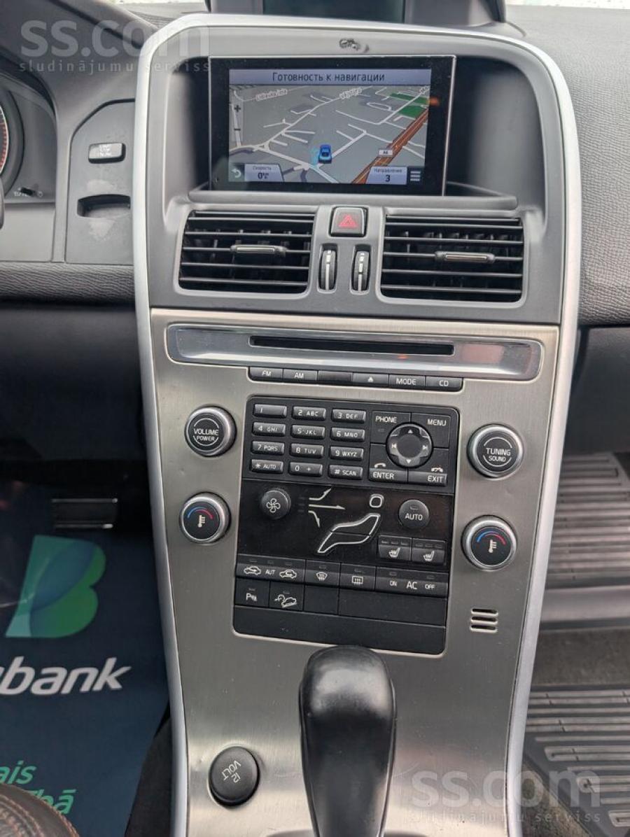 Brūns Volvo XC60 2011 Rīga, ar dzinēja tilpumu 2.40 L un nobraukumu 320 tūkst. km par 7800 €, foto 24 vietnē AUTOMOTO.COM.LV